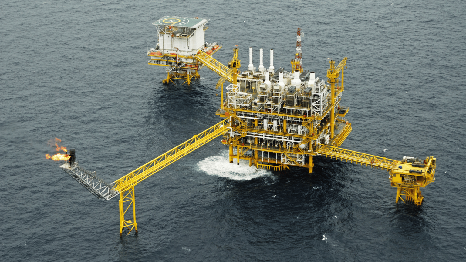 Best Explosion Proof Cameras for the Oil & Gas Industry in 2025